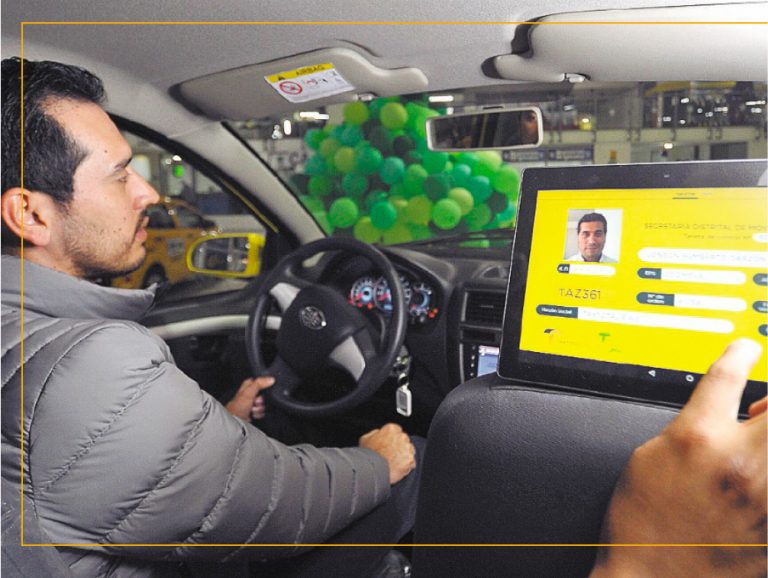 Taxistas Con Tableta Aplauden Decreto | Fast Taxi Credit | Crédito Para ...